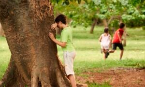 Juego de las Escondidas: Diversión Clásica para Todos